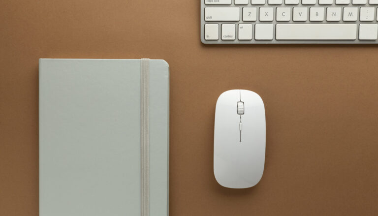 How to connect a wireless mouse to your laptop : Easy steps